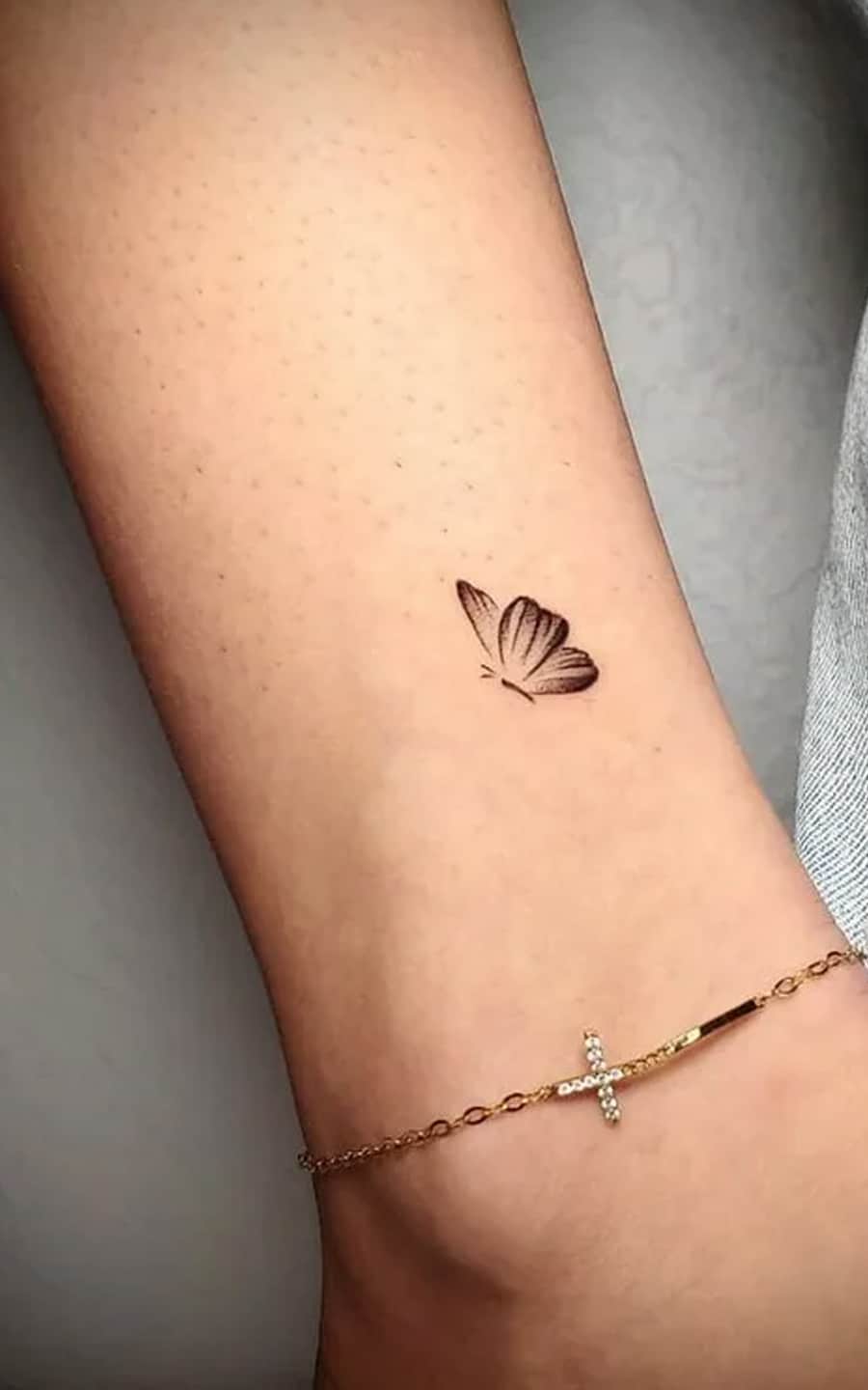 Tatouage minimaliste pour femme : Idées, inspiration et signification ...