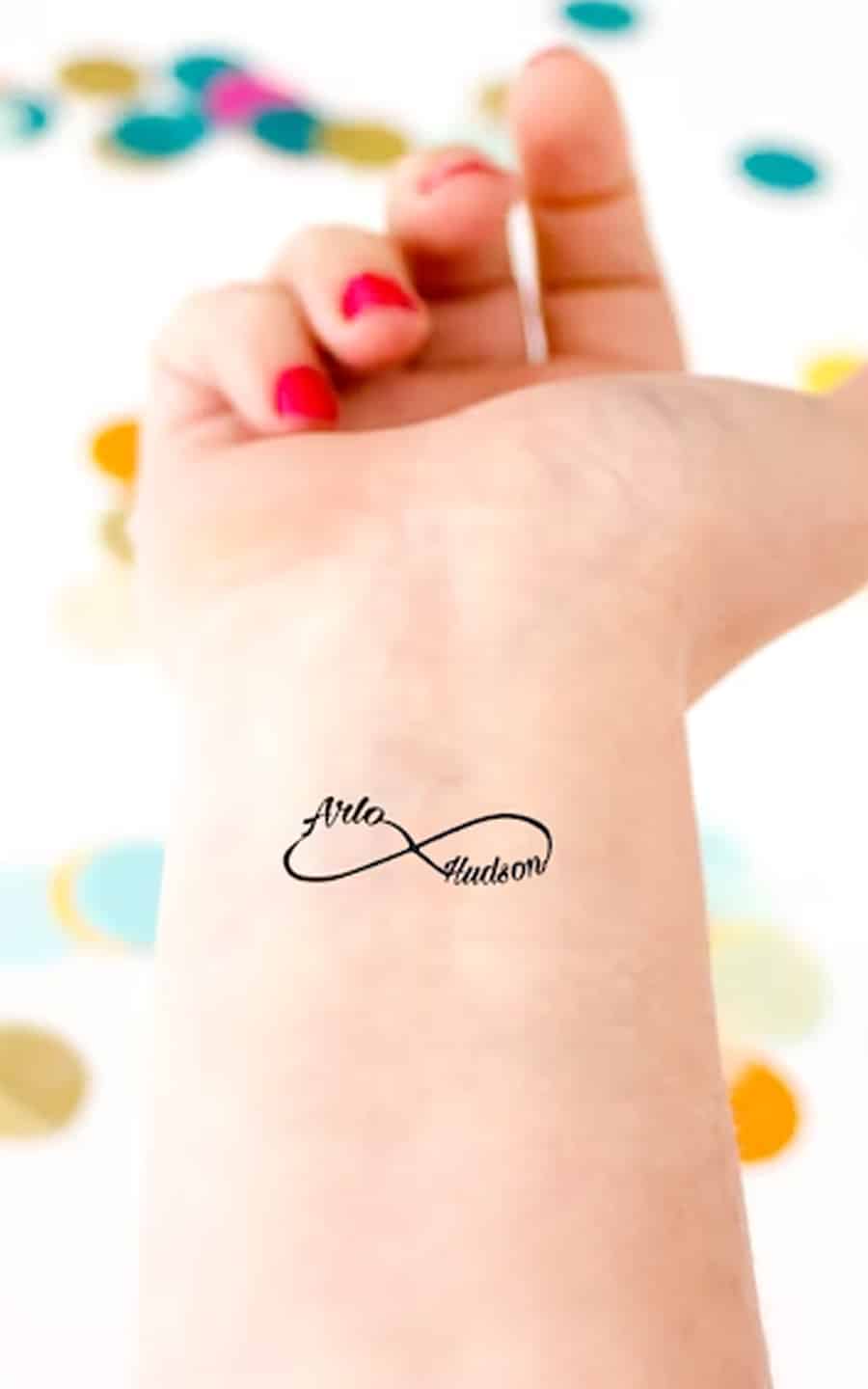 Tatouage infini pour femme : Idées, inspiration et signification - Les ...