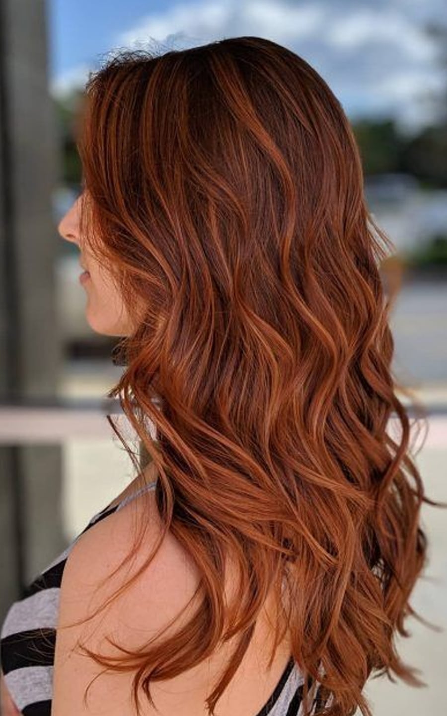 Balayage cuivré roux : Type de cheveux, technique et prix - Les Lionnes