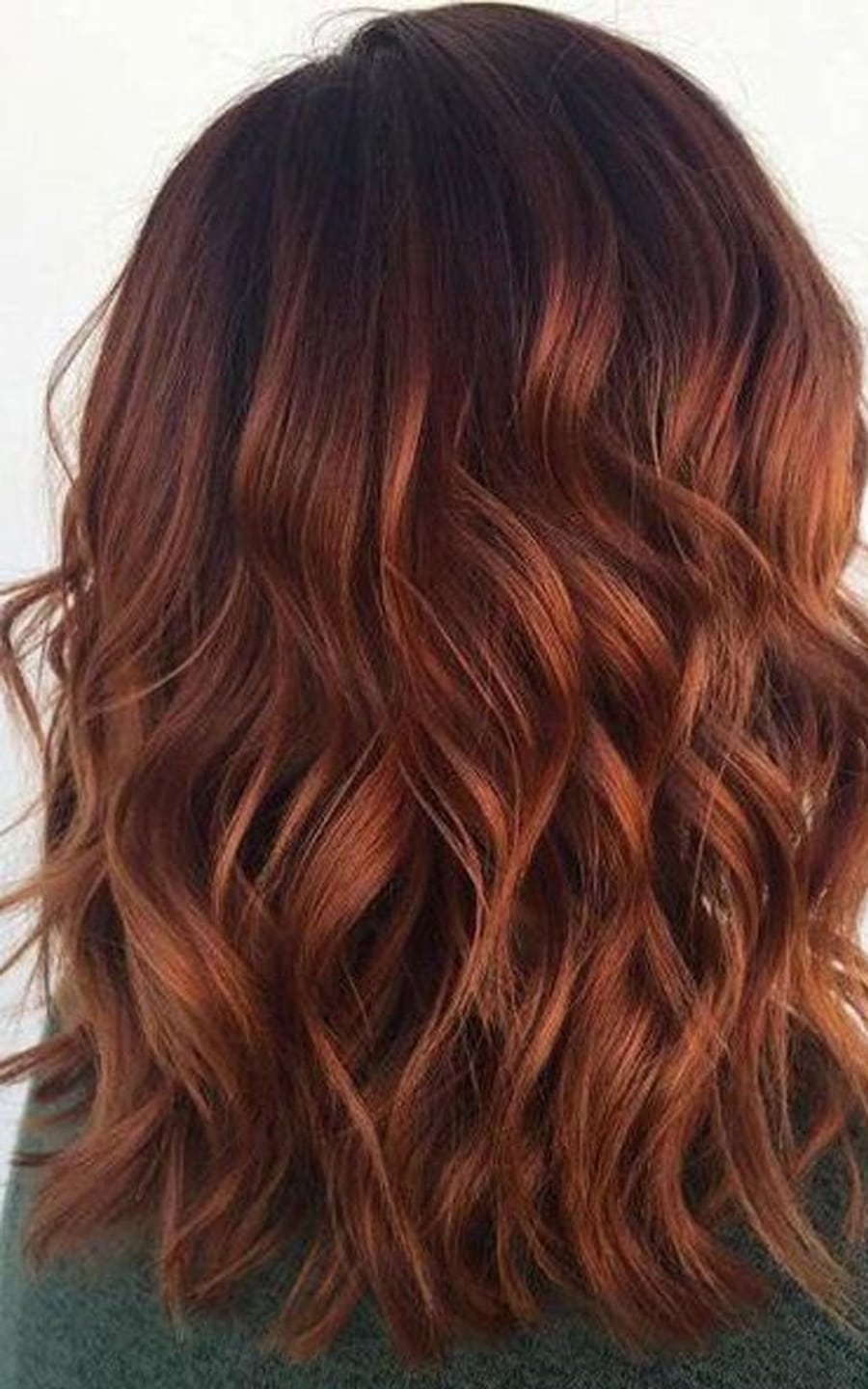 Balayage cuivré roux : Type de cheveux, technique et prix - Les Lionnes